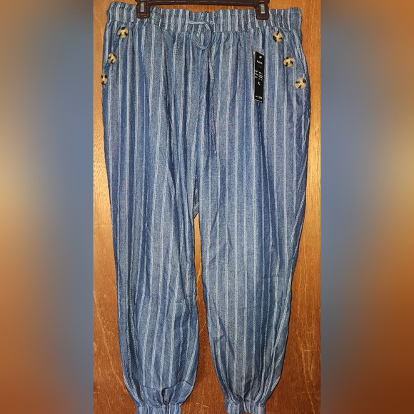 Robert Louis | Pants & Jumpsuits | Robert Louis Banded Bottom Denim ...